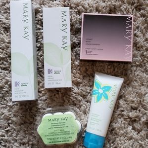 Mary Kay Makeup | Happy Birthday Gift Box Bundle | Poshmark